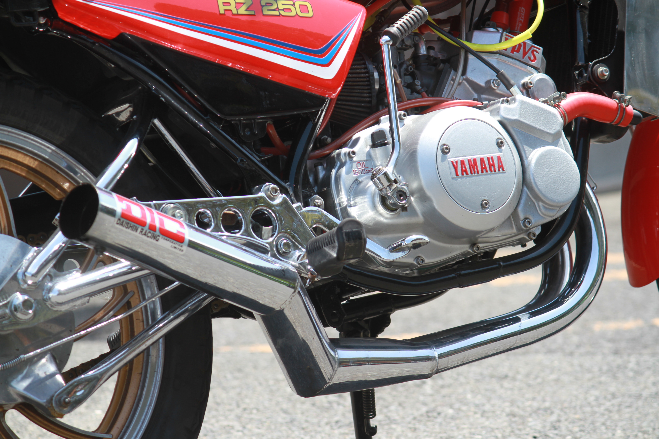 【RZ250】2ストならではのオリジナルアイテムがオシャレで真似したい！ | i-Q JAPAN